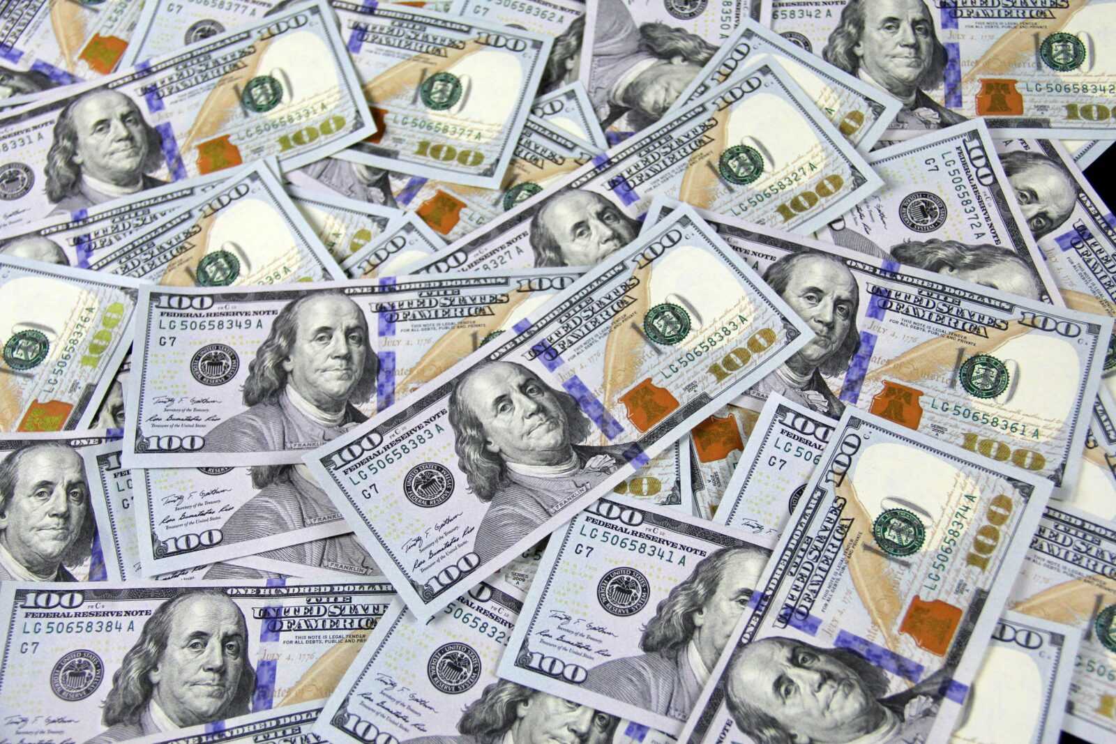 The Rise of Everyday Big Spenders in the Digital World - megahoardspend.com